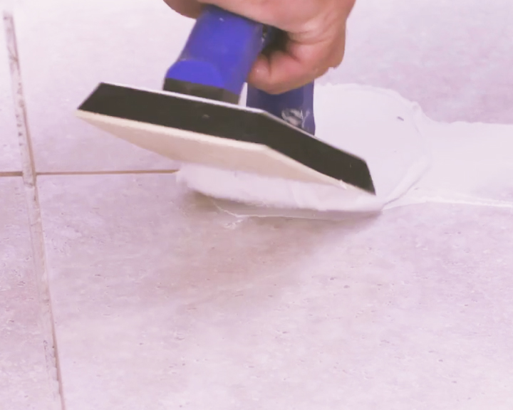 How to Tile a Bathroom Floor | Wickes