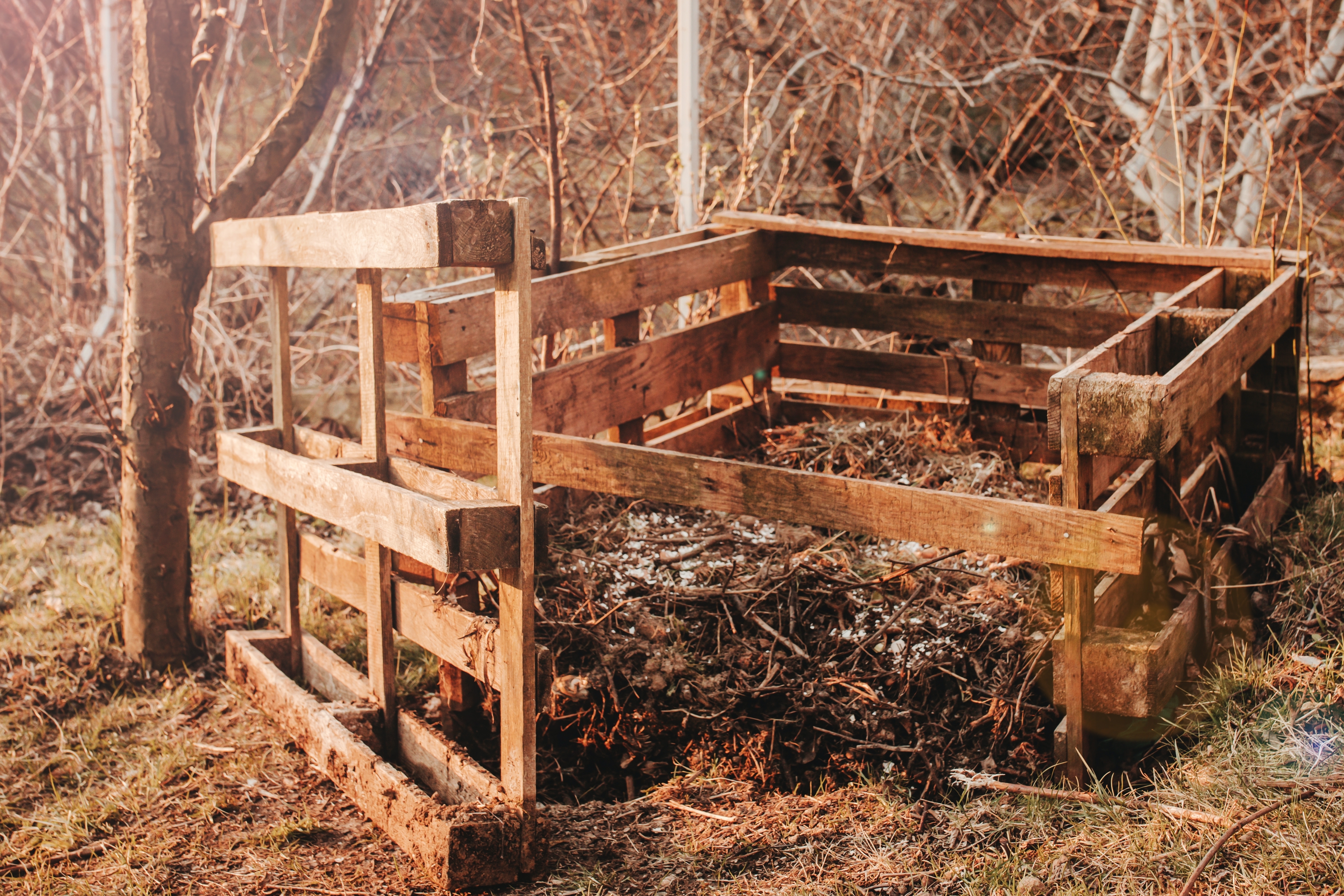 Building up your compost bin | Wickes.co.uk