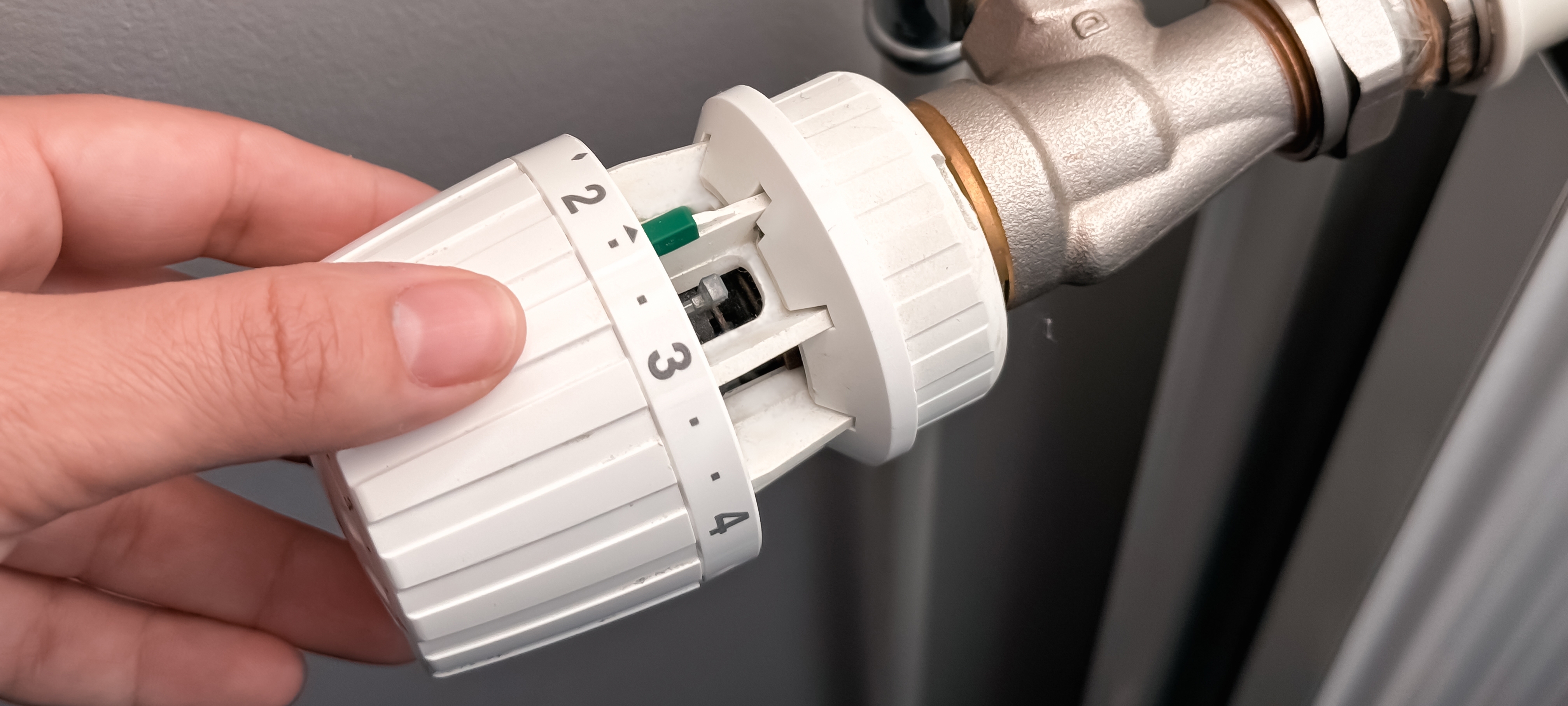 How to Replace a Radiator | Wickes | Wickes.co.uk