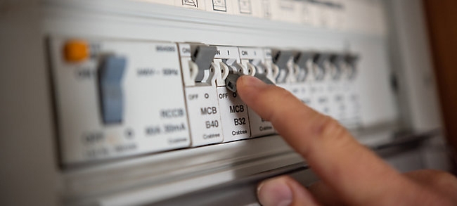 How to Change a Light Fitting | Wickes