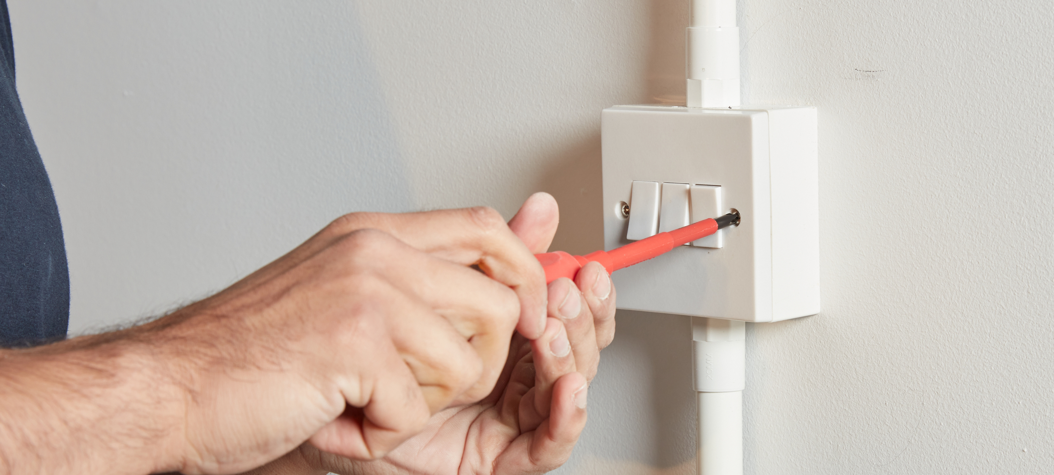 How to Change a Light Fitting | Wickes