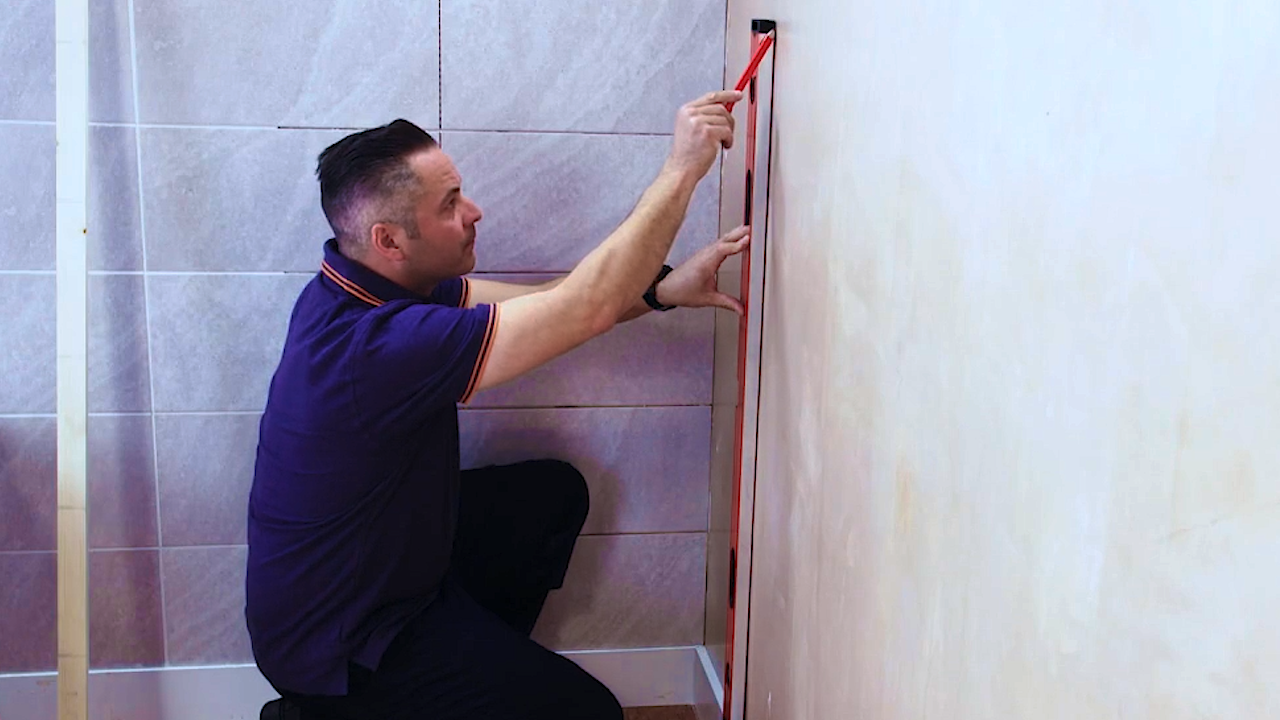 How to Tile a Wall | Tiling a Wall | Wickes