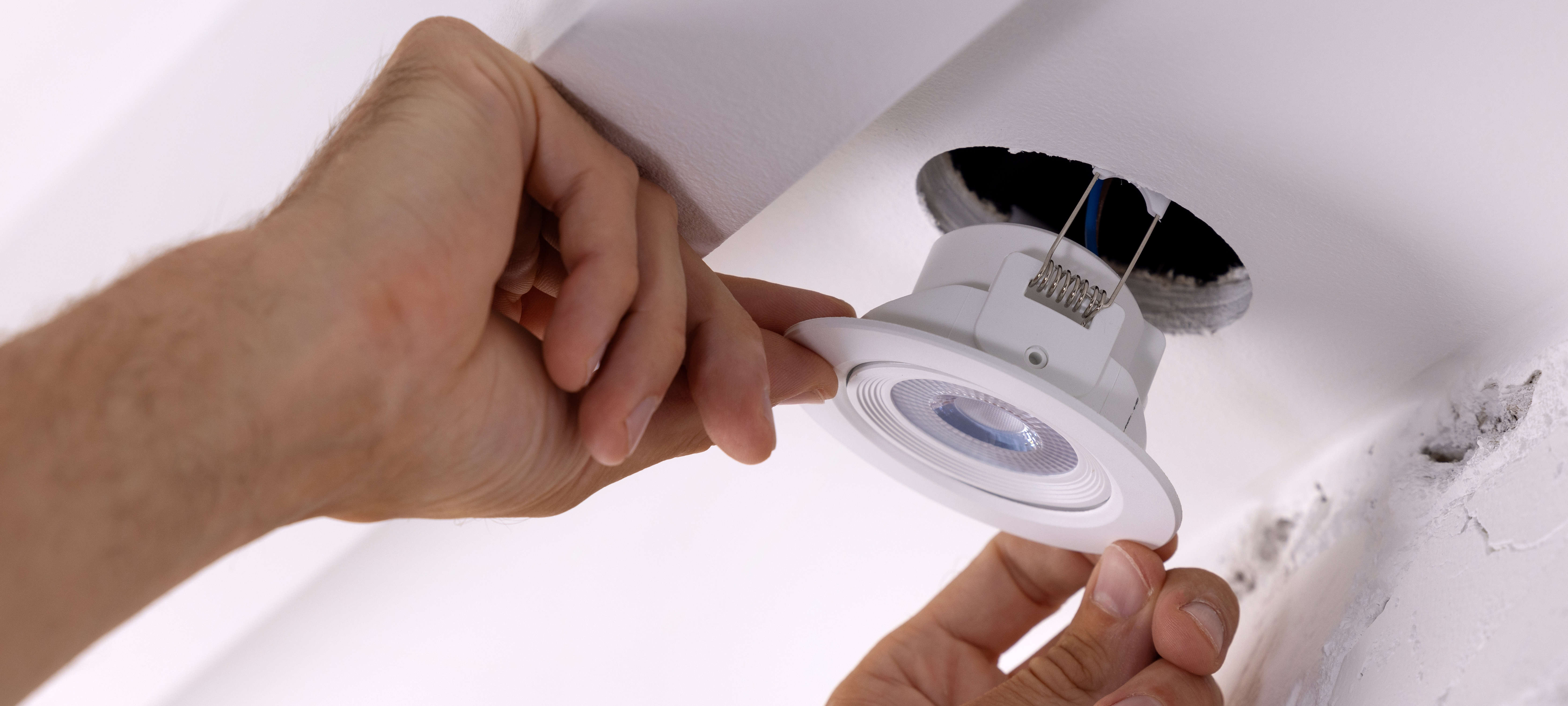 How to Change a Light Fitting | Wickes