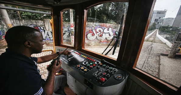 Why is the manually installed Operations Manager agent not monitoring ...