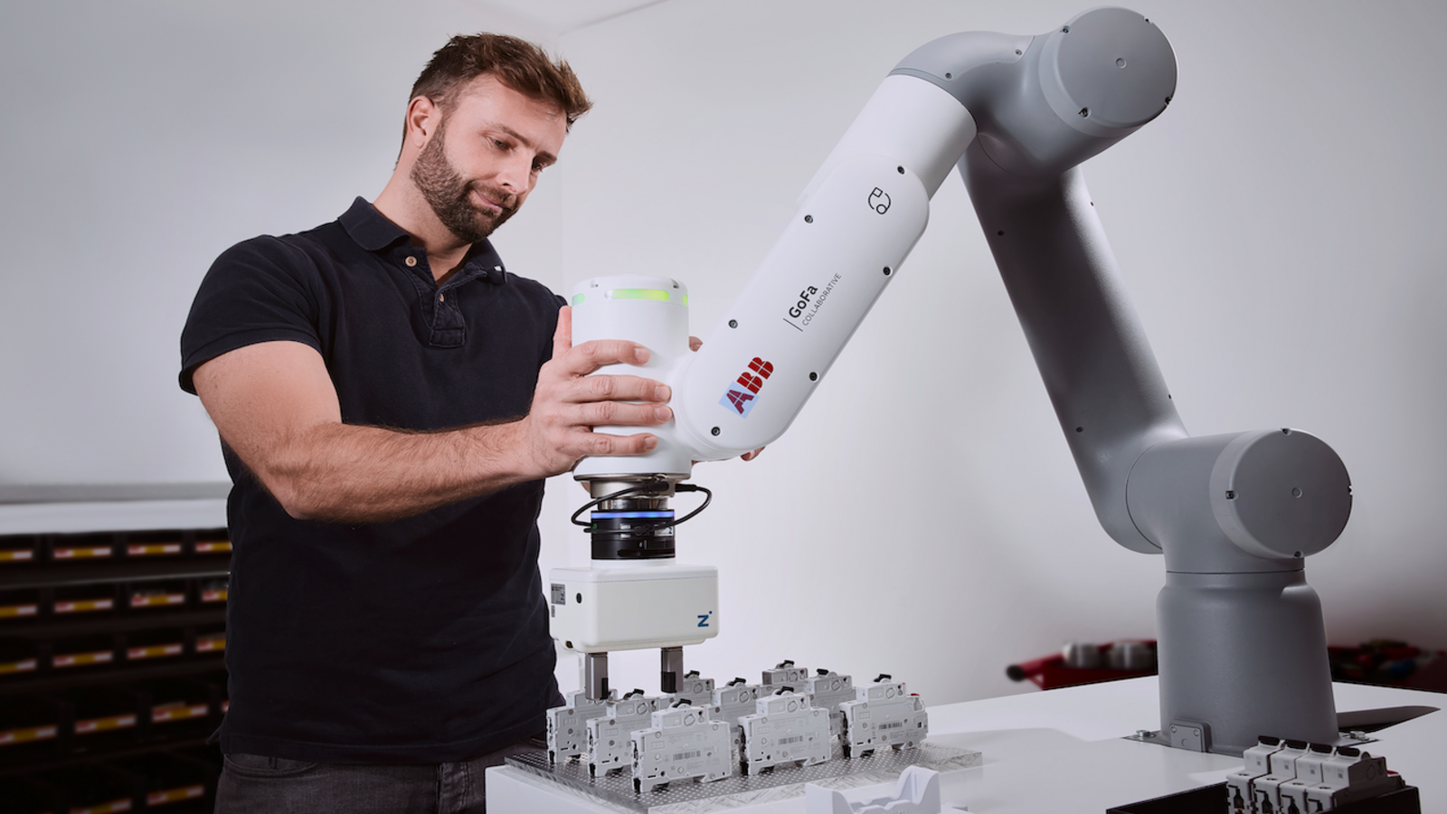 Robots Reshape Plastics Manufacturing in 2025