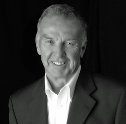 Barry Shepherd accepts thermoformer of the year award