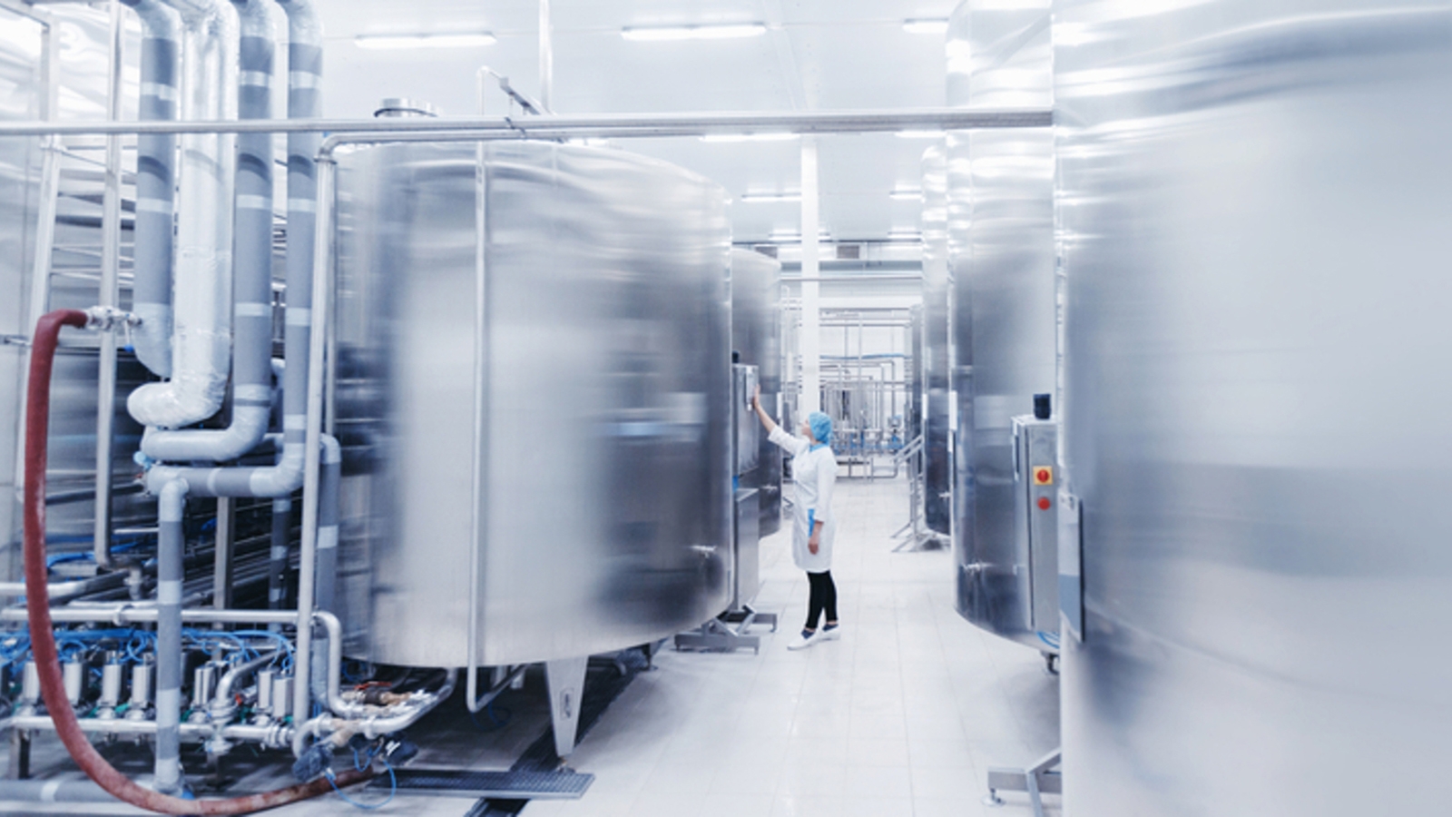 How to Prevent Indoor Off-gassing in Plastics Processing Plants