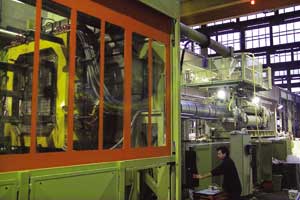 A large-tonnage press for packaging