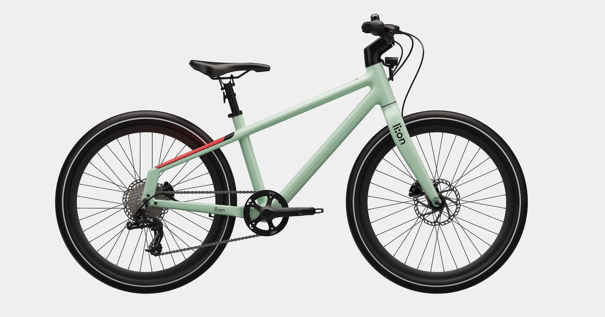 Water Injection Technique Used to Mold Carbon-Composite Bike Frame