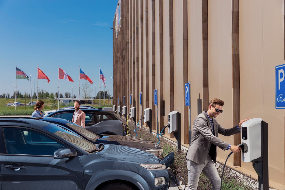 EV business charging solutions | Alfen