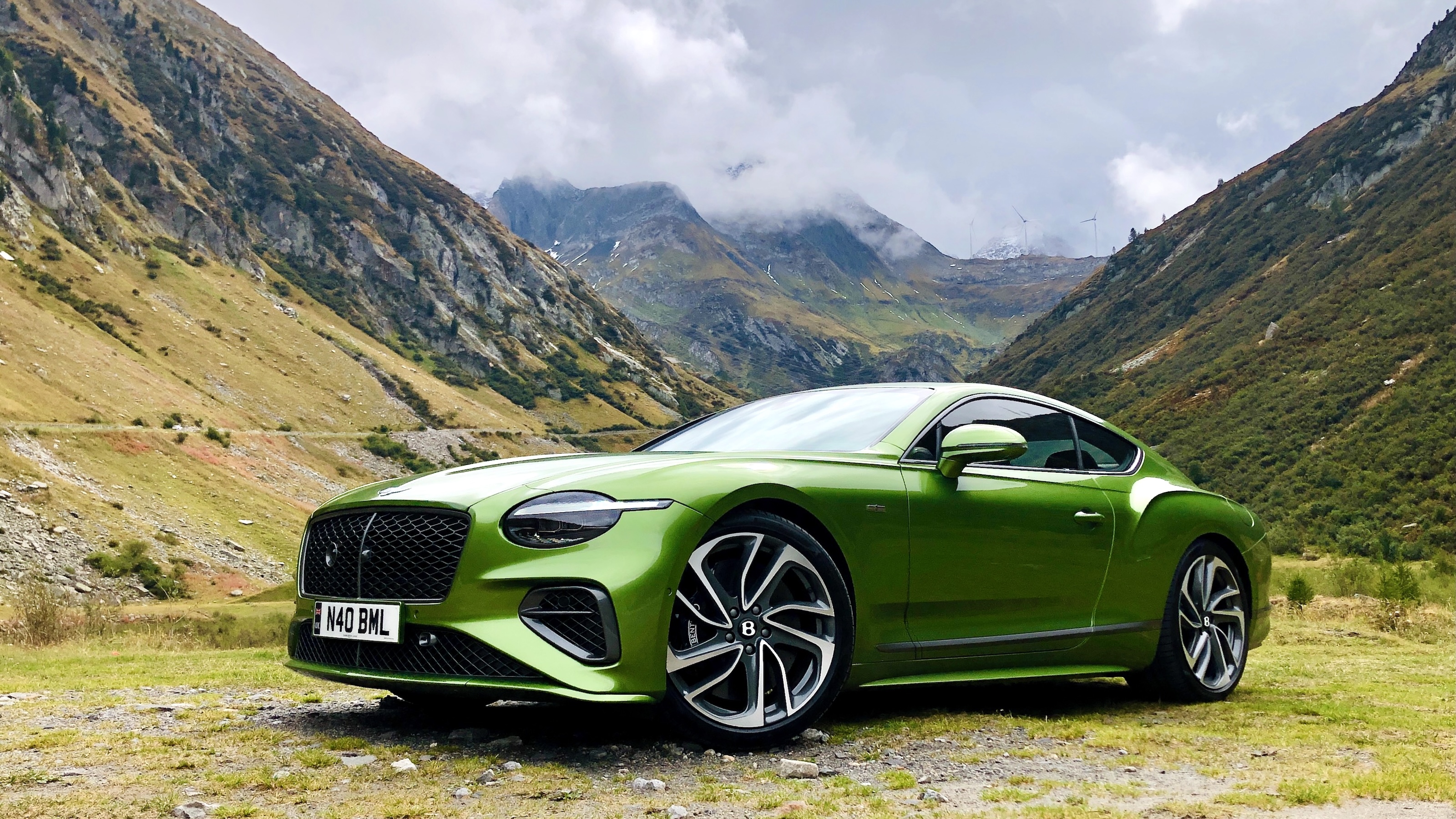 Electrifying Drive in the 771-HP Hybrid-Electric 2025 Bentley ...