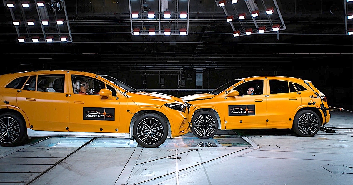 Mercedes-Benz World's First Two-EV Crash Test