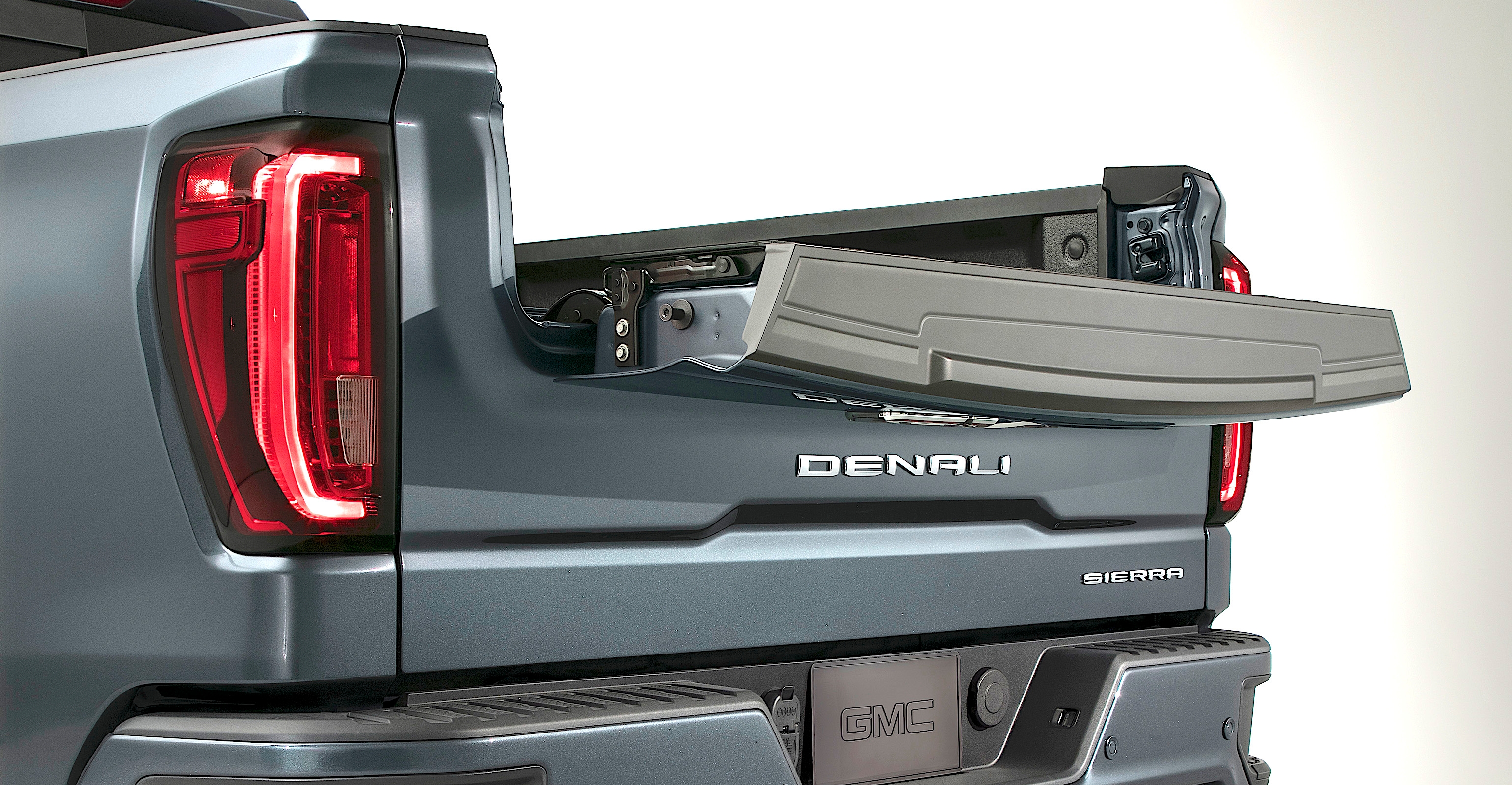 GMC Reinvents the Pickup Tailgate