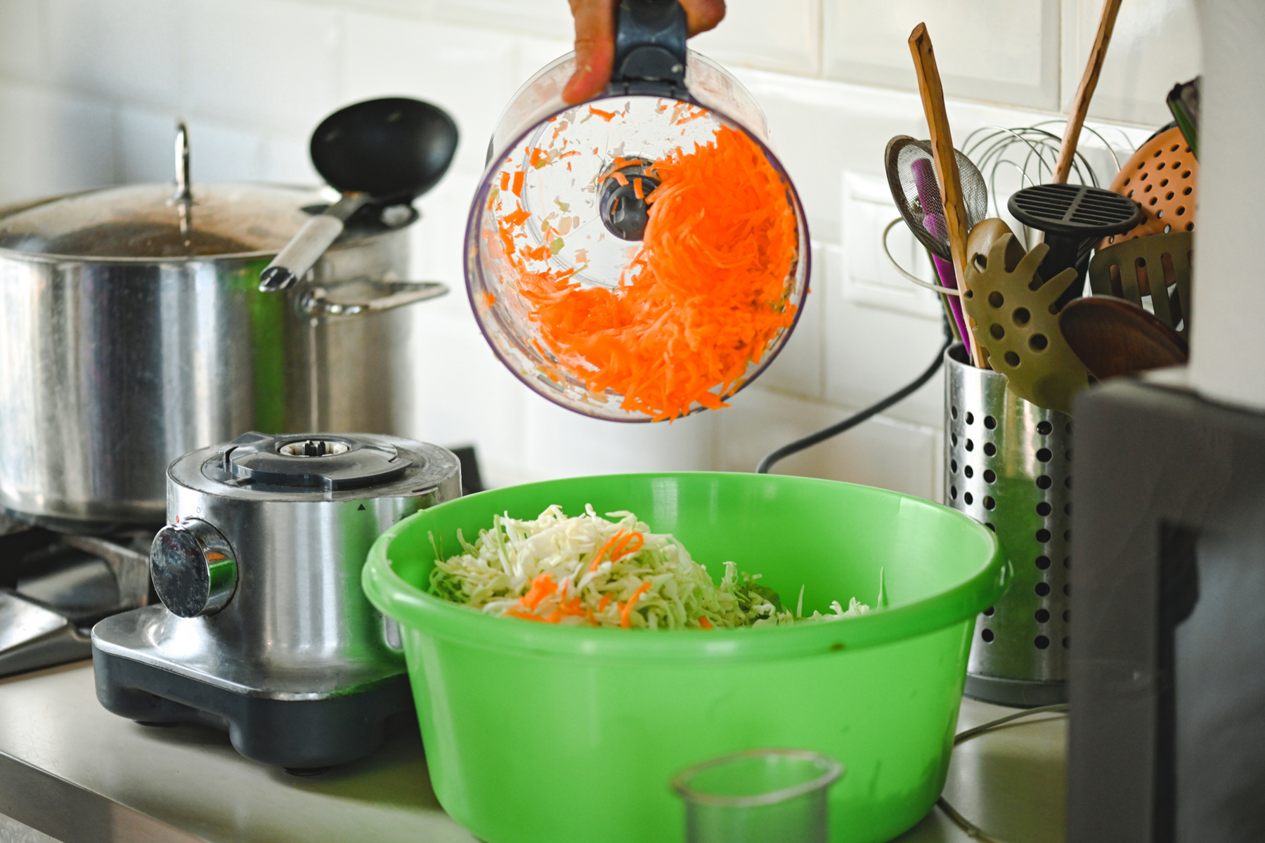 Essential Kitchen Gadgets for Thanksgiving Meals