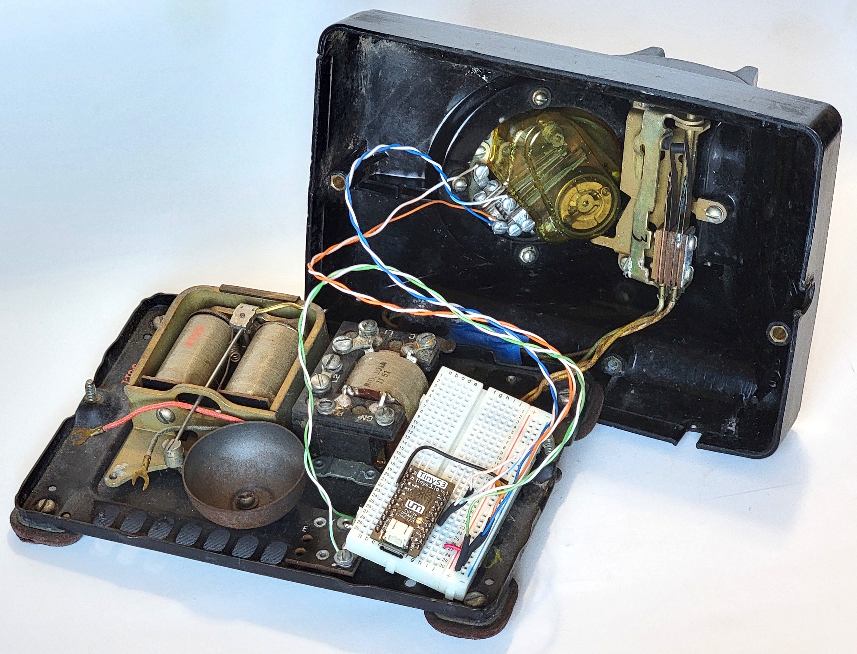 How to Turn an Old Rotary Phone into a Numeric Keypad