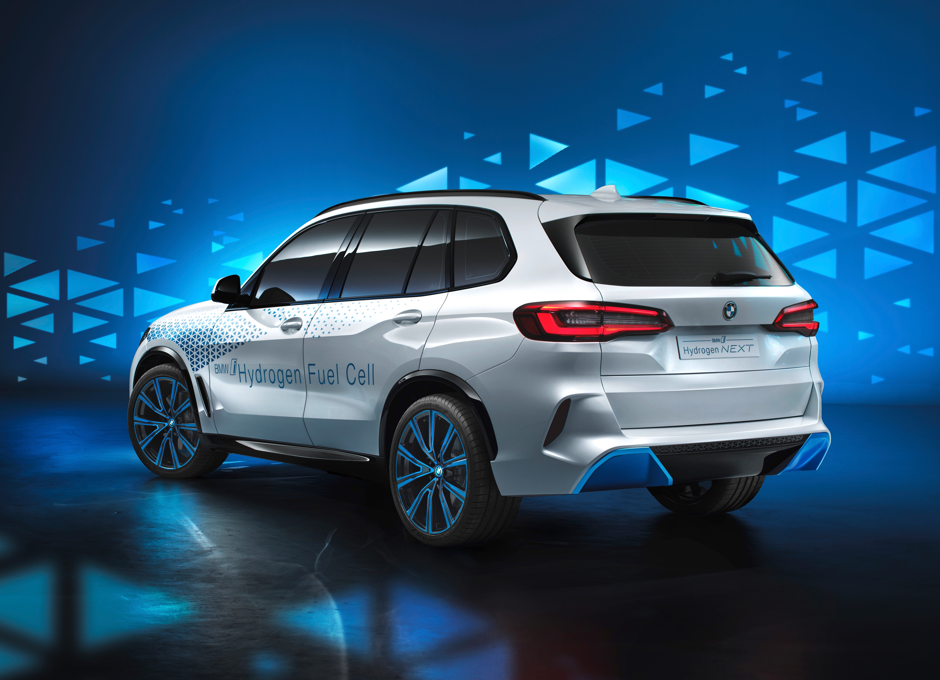 First Details on the BMW i Hydrogen NEXT Fuel Cell Vehicle