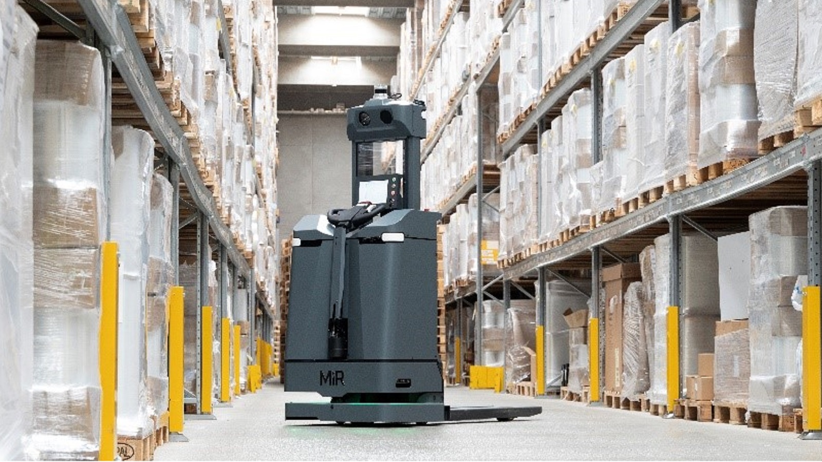 MiR Debuts Autonomous Pallet Jack and AI Version of MiR Insights