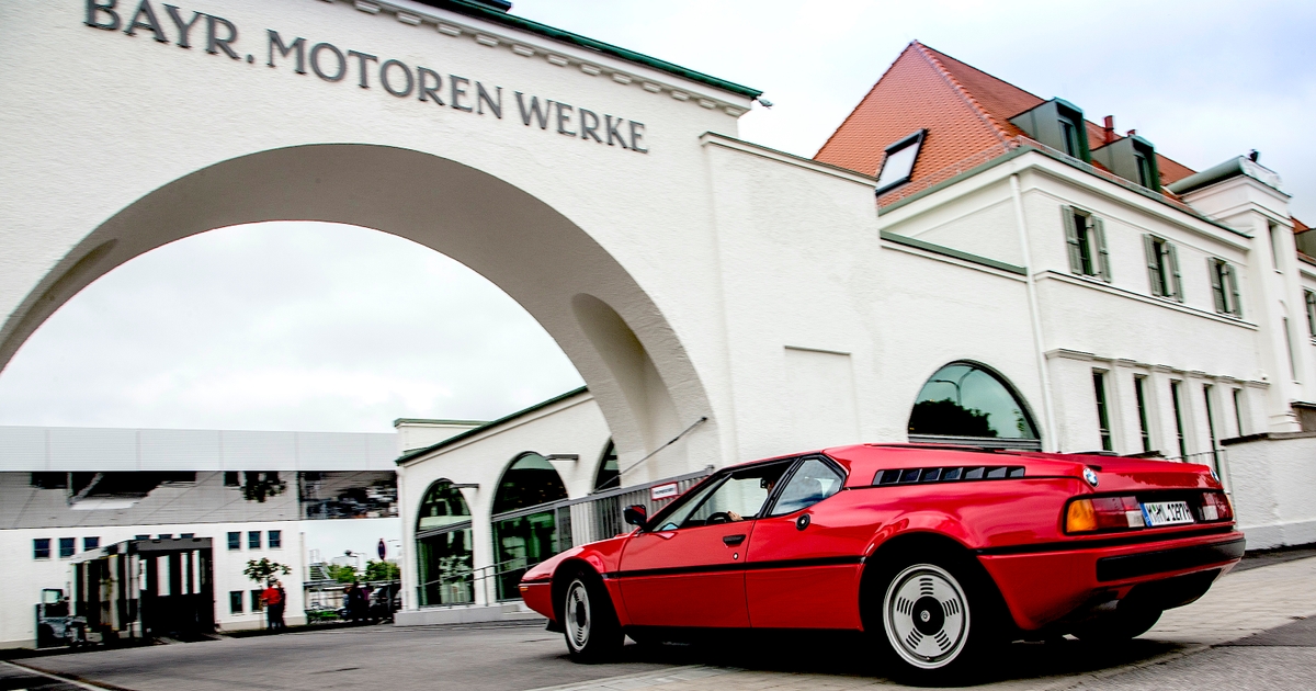 See Our Visit to BMW's Amazing Vintage Cars in its Classic Center