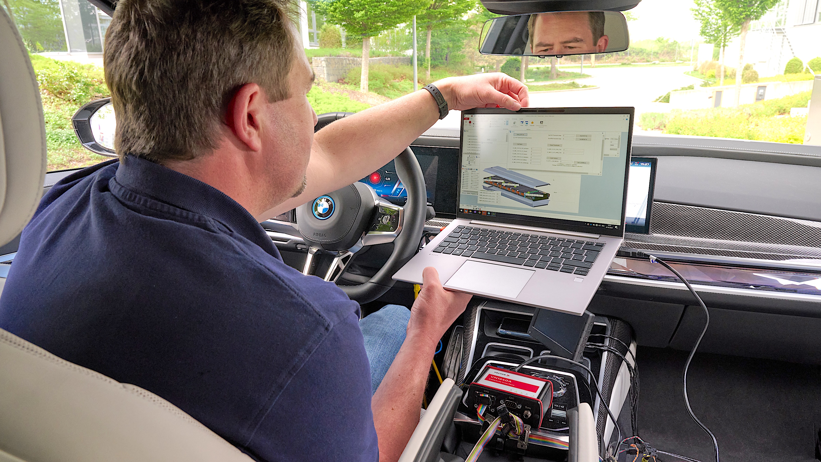 BMW & Solid Power Test Solid-State Batteries in i7 SUV on Munich Roads