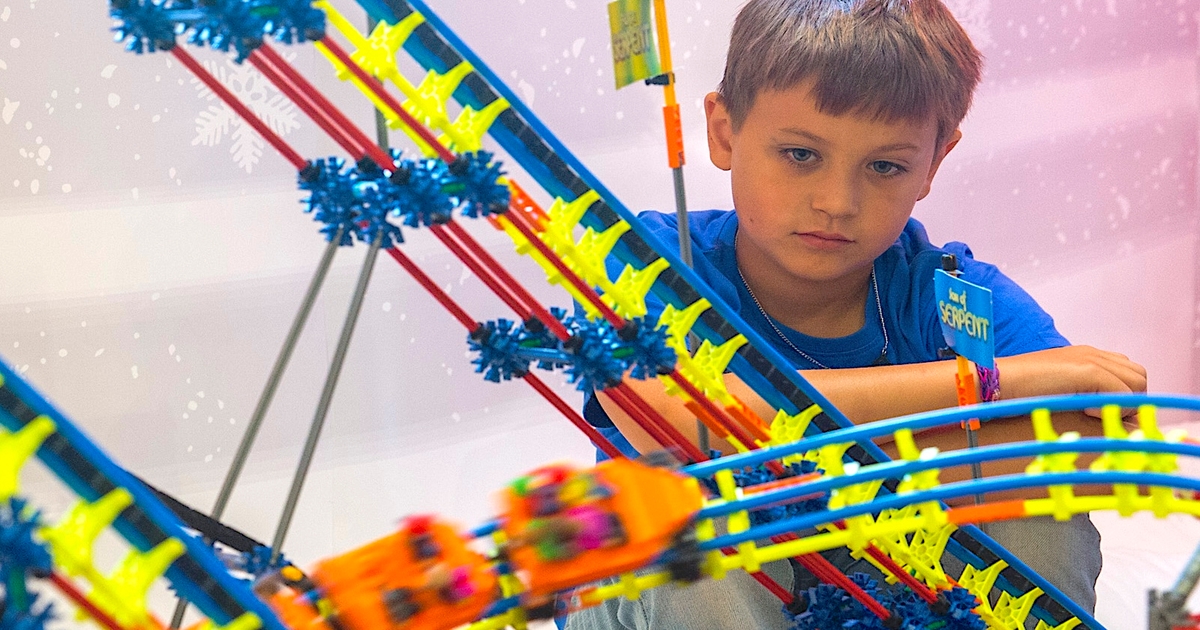 A K'nex Enthusiast Has Built an 8-Bit Mechanical Computer