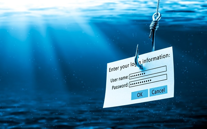 Humans More Effective than ChatGPT at Phishing