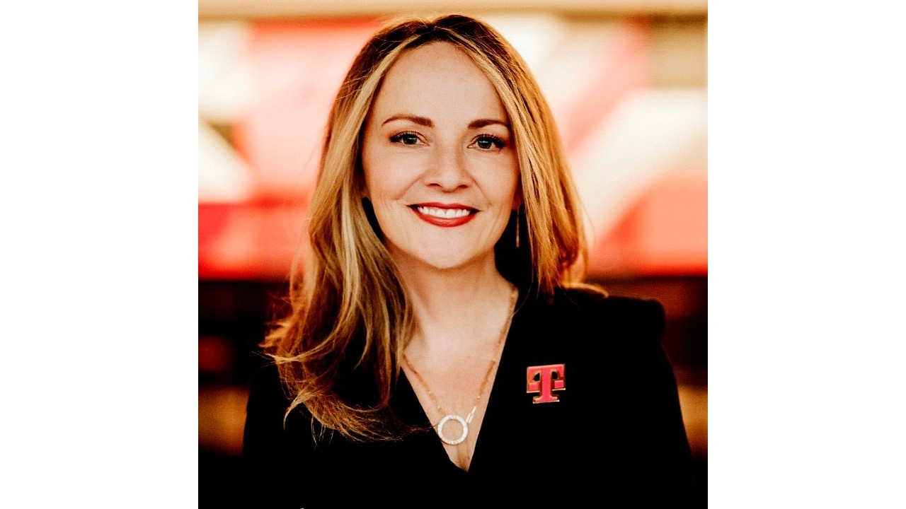 T-Mobile Business Head Callie Field to Leave Company