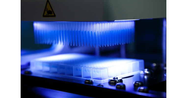 Next-Gen Test Uses Robotics & AI to Predict Responses to Cancer Drugs