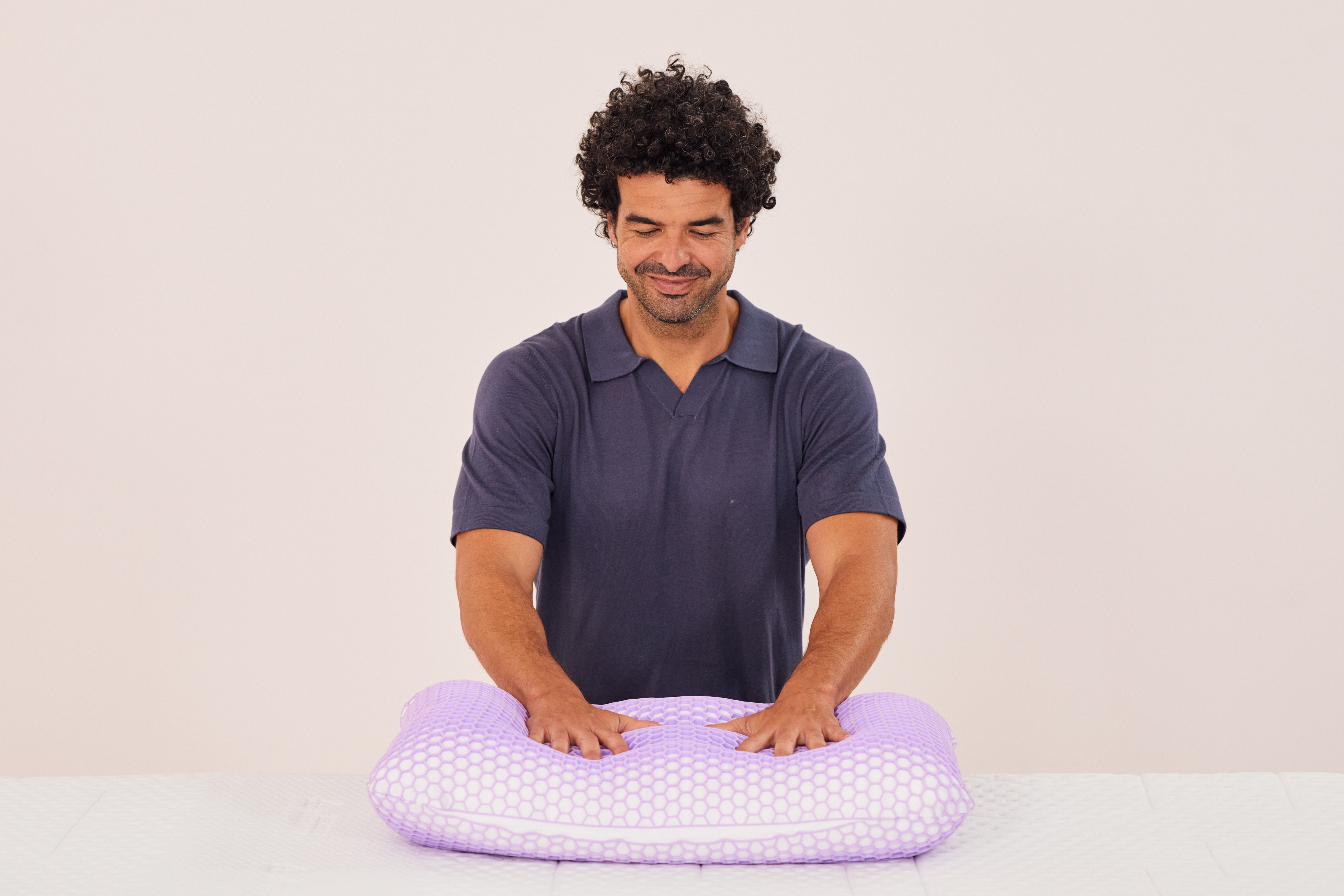 Almohada Emma Elite Microfiber | Sueño Suave y Fresco