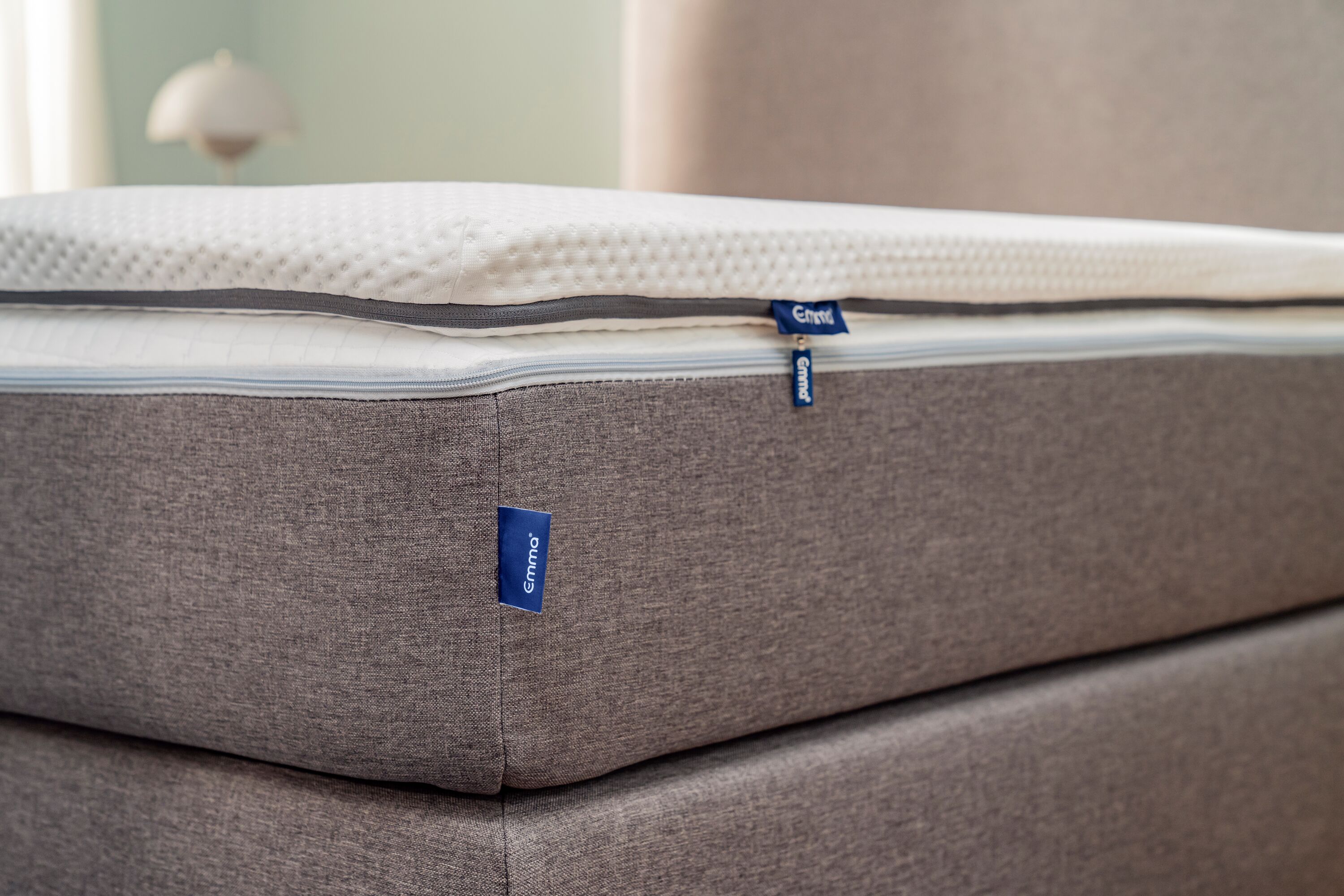 Nos surmatelas | Emma