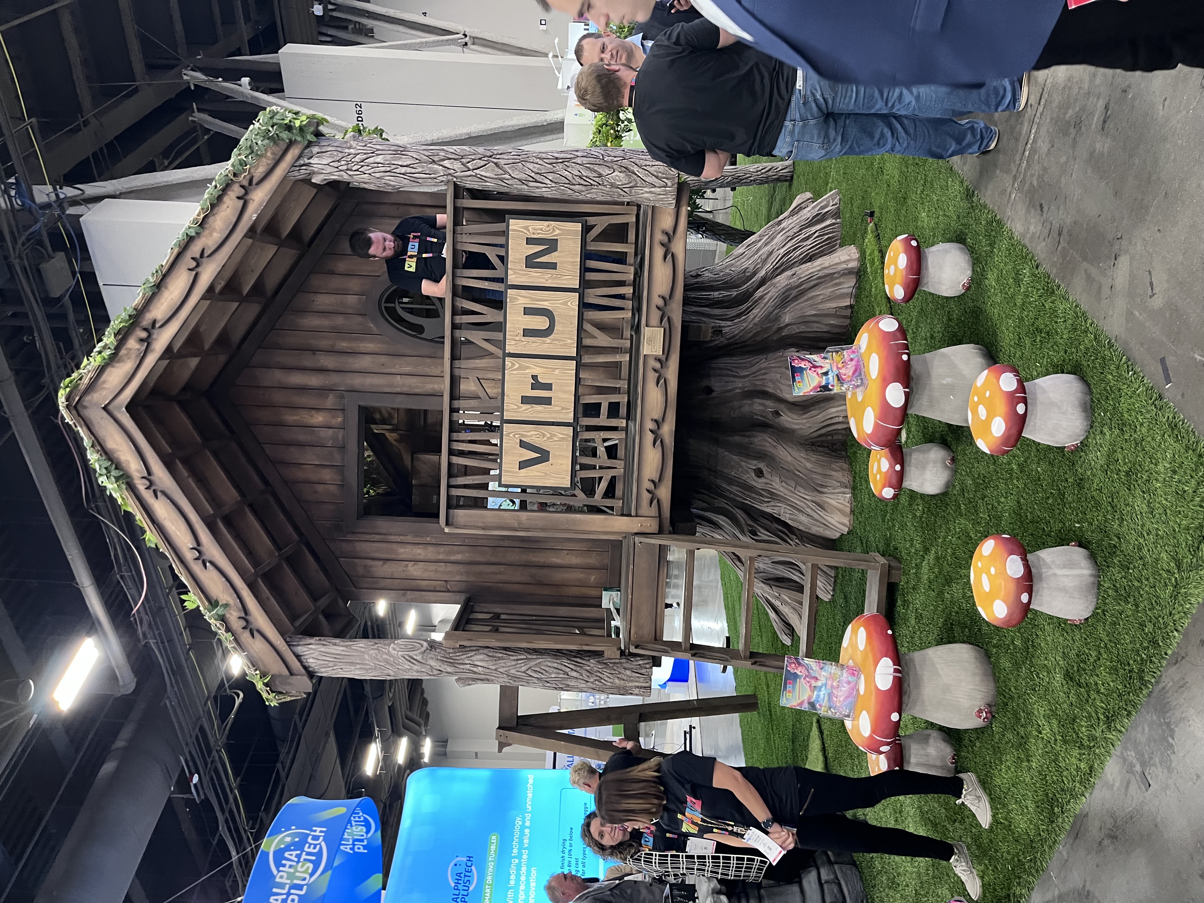 10 booths at SupplySide West we just had to stop for a visit