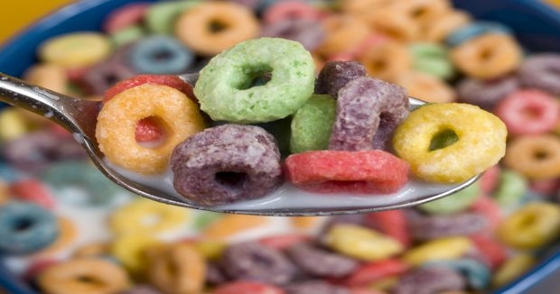 Kelloggs nixes artificial colors from cereals, snack bars