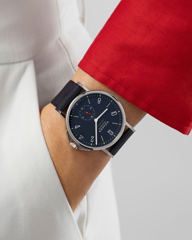 Wellenreiter: Nomos Glashütte Ahoi neomatik 38 Datum Atlantik | WatchTime