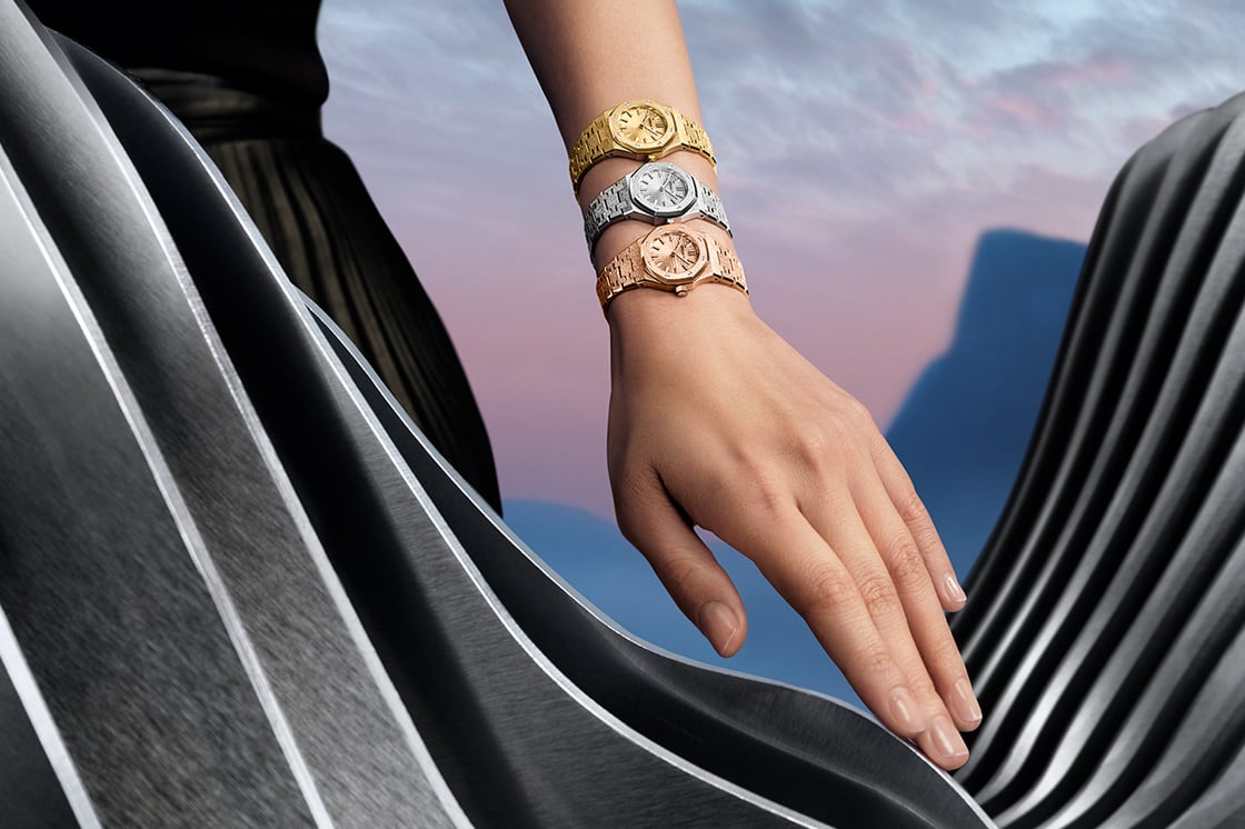 Glanzvoll: Audemars Piguet enthüllt Royal Oak Mini in Frosted Gold ...