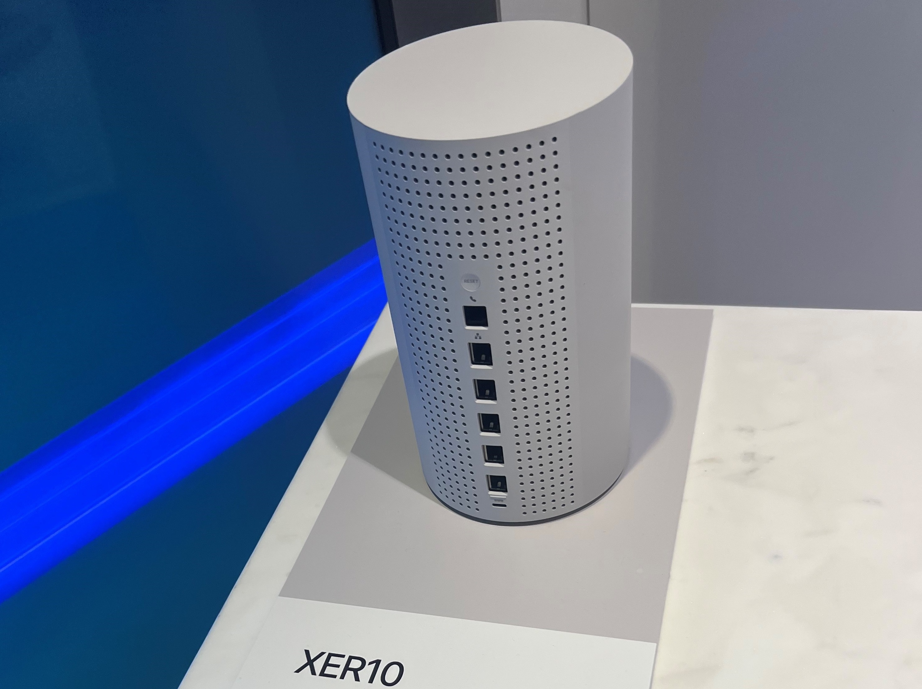 Comcast unveils first DOCSIS 4.0 gateway, tests 'high fidelity video'