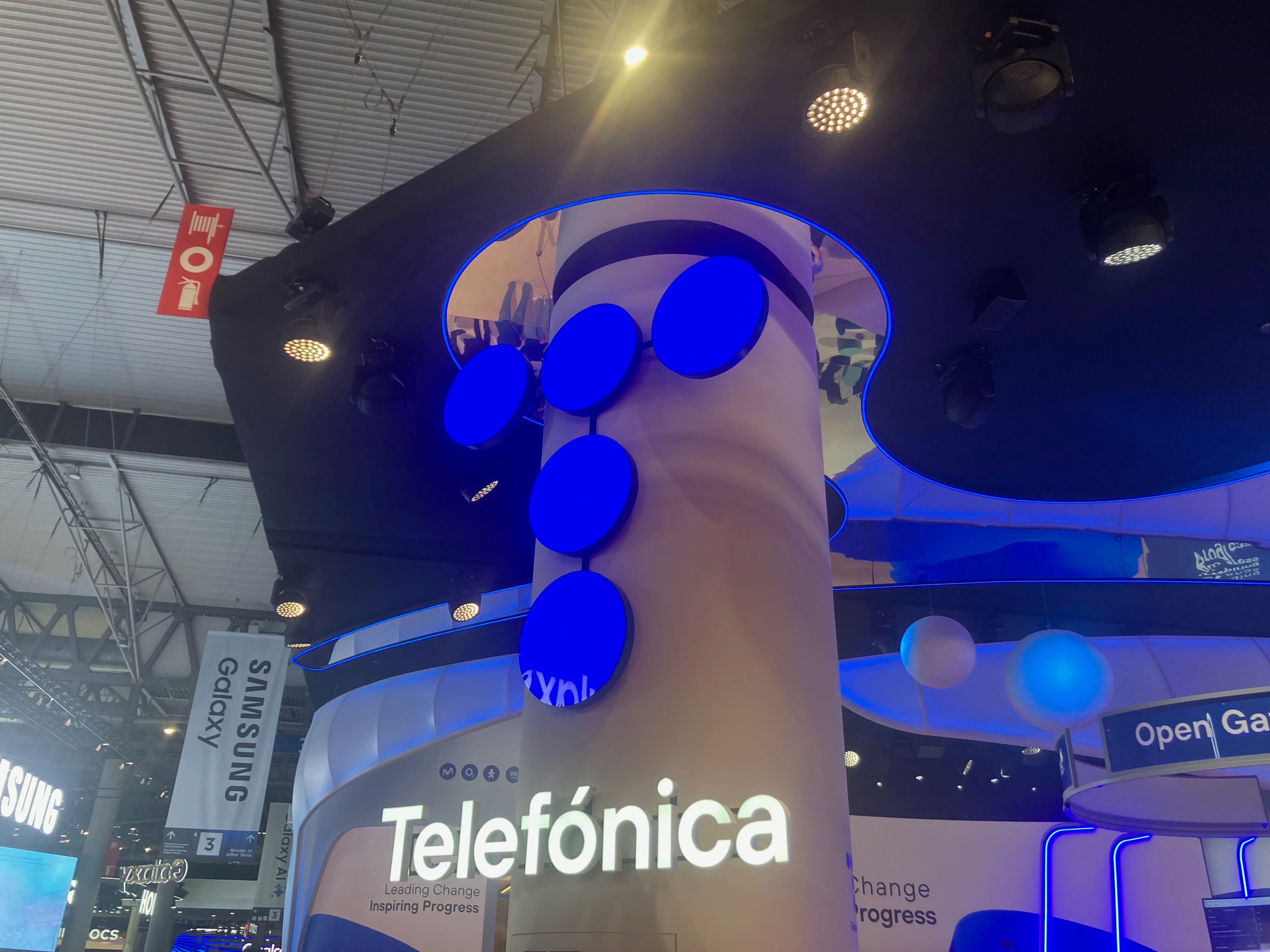 Telefonica Logo 631 Spain Telefonica Hq Stock Photos, High Res