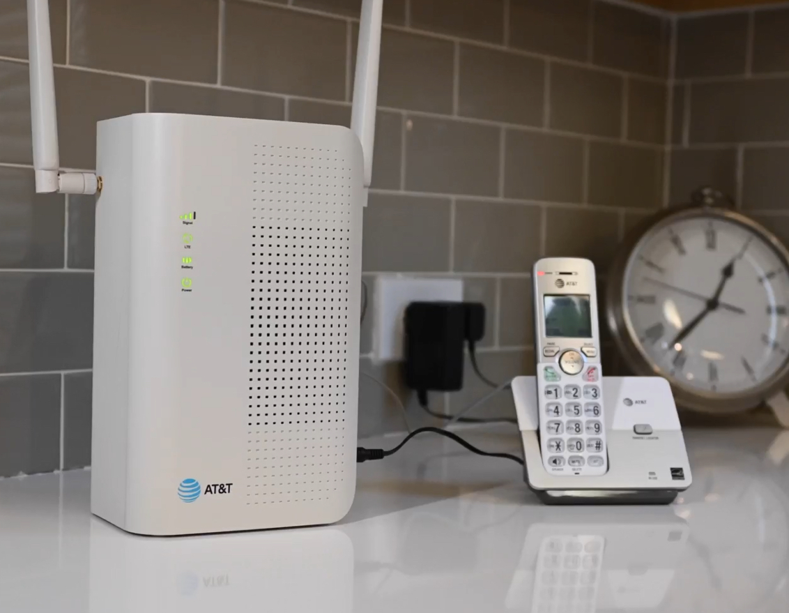 AT&T intros wireless wired phone amid copper retirements