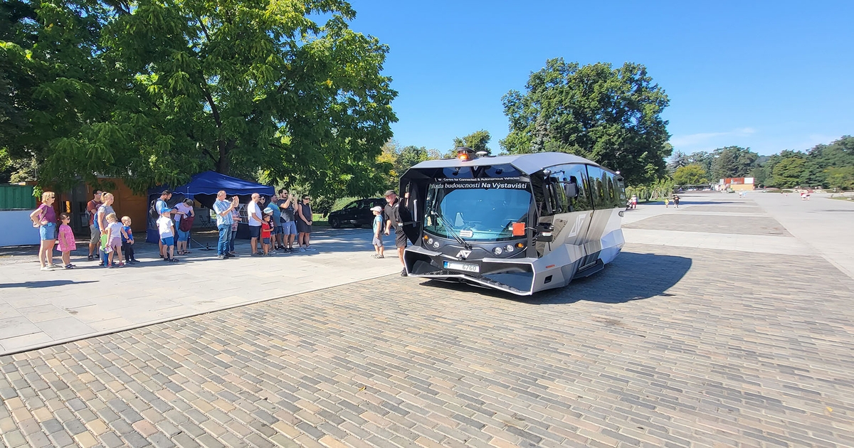 British Driverless Bus Being Tested in Europe
