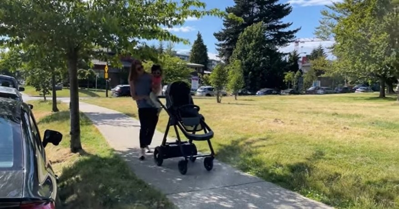 ‘Self-Driving’ Stroller Wows CES 2023