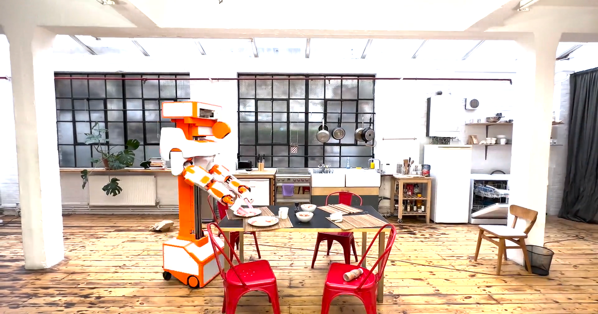 Robot Butler Designed to Help With Household Chores