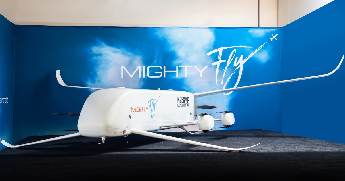 Flying Cargo Vehicle Automates Deliveries up to 600 Miles