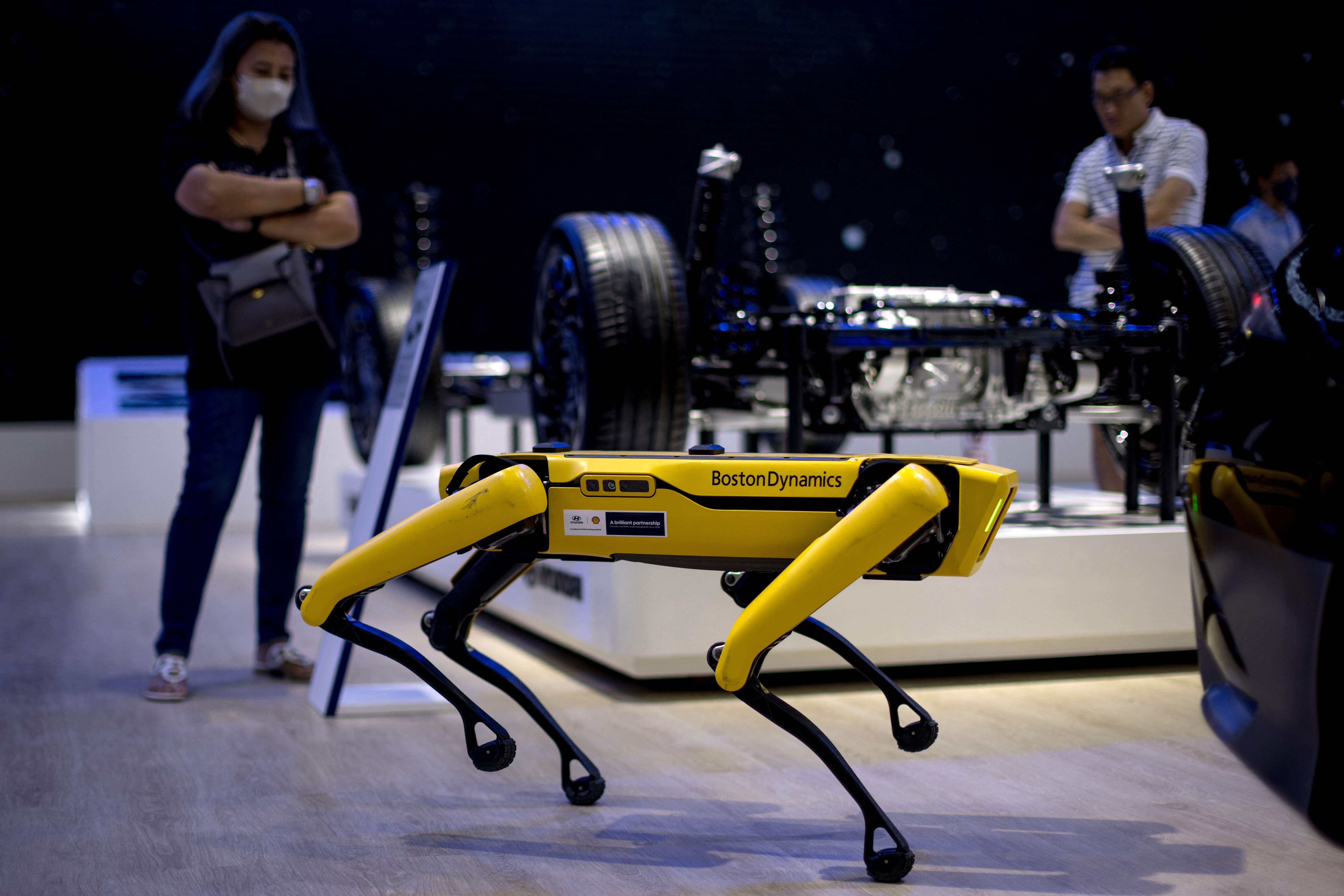 Boston Dynamics to Create Immersive Robot Experiences