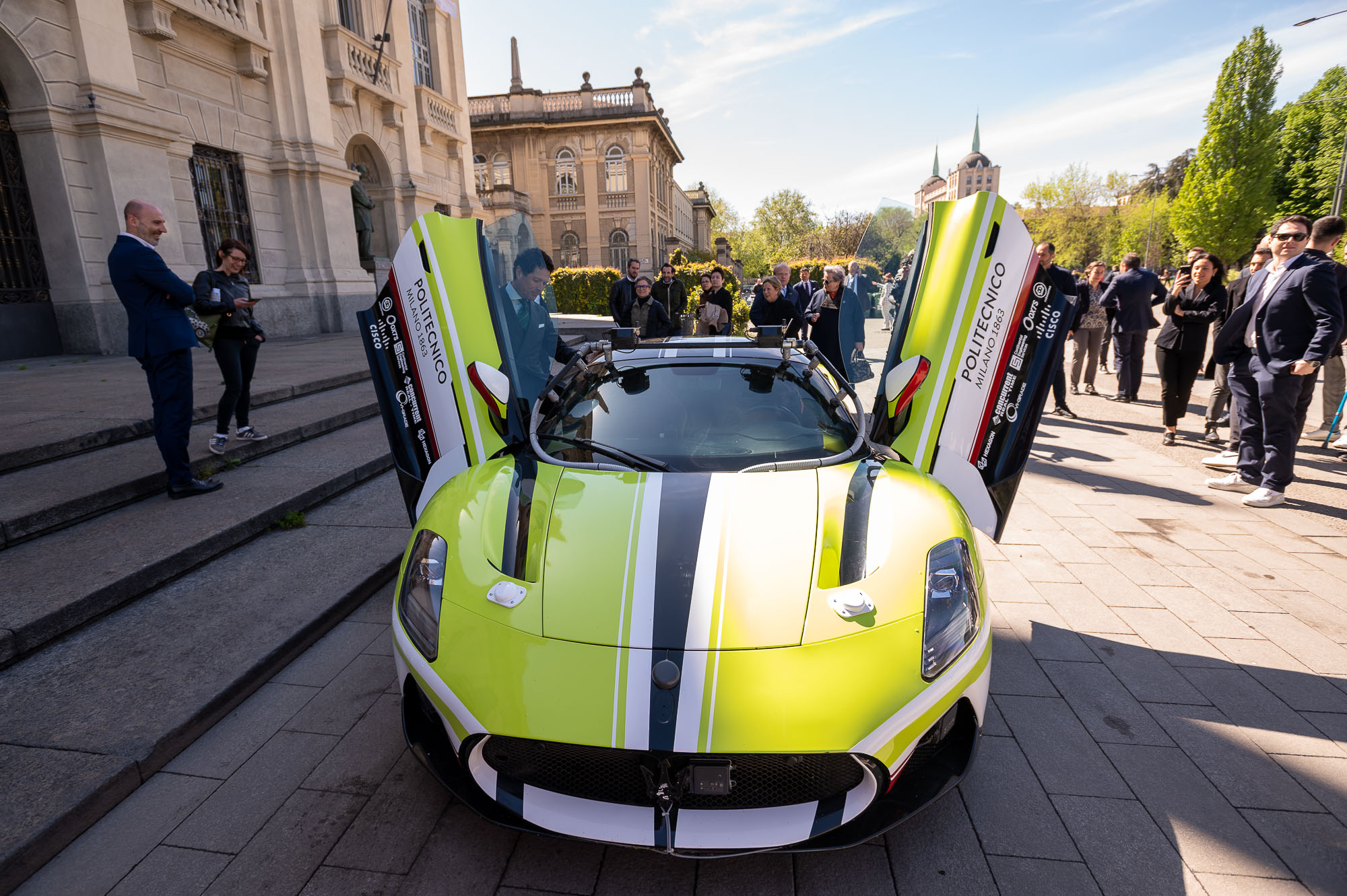 Self-Driving Supercar to Take Part in Classic Car Race