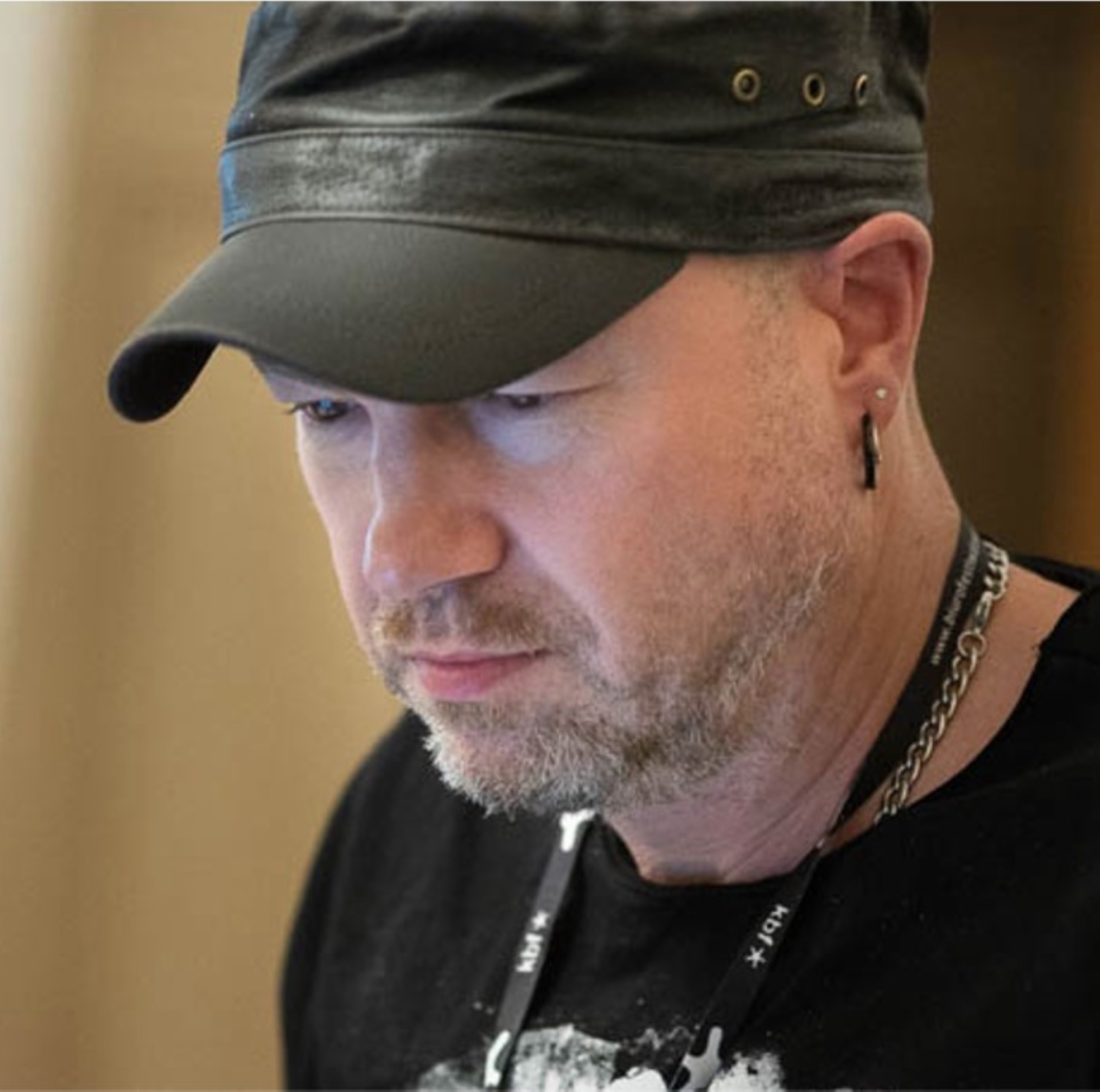 How Do Quantum Computers Work? A New Visual Approach