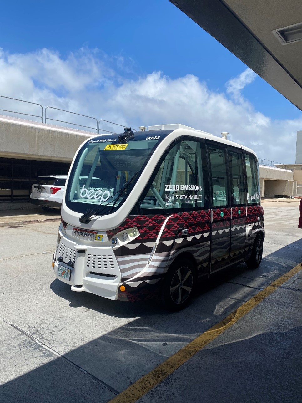 Beep Self-Driving Shuttles Arrive at Hawaii Airport
