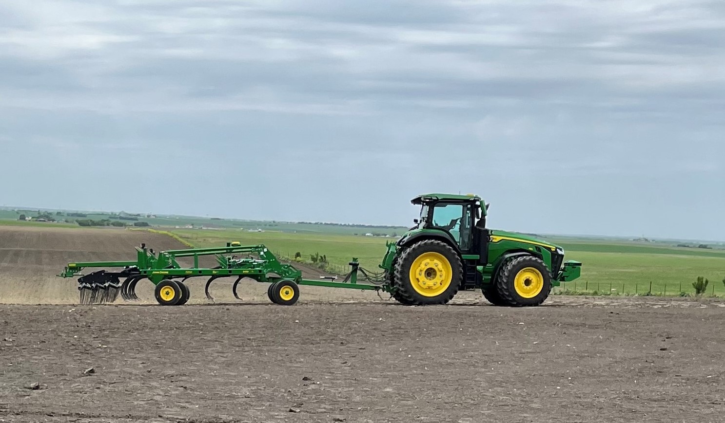 John Deere Self-Driving Tractor Goes to Work