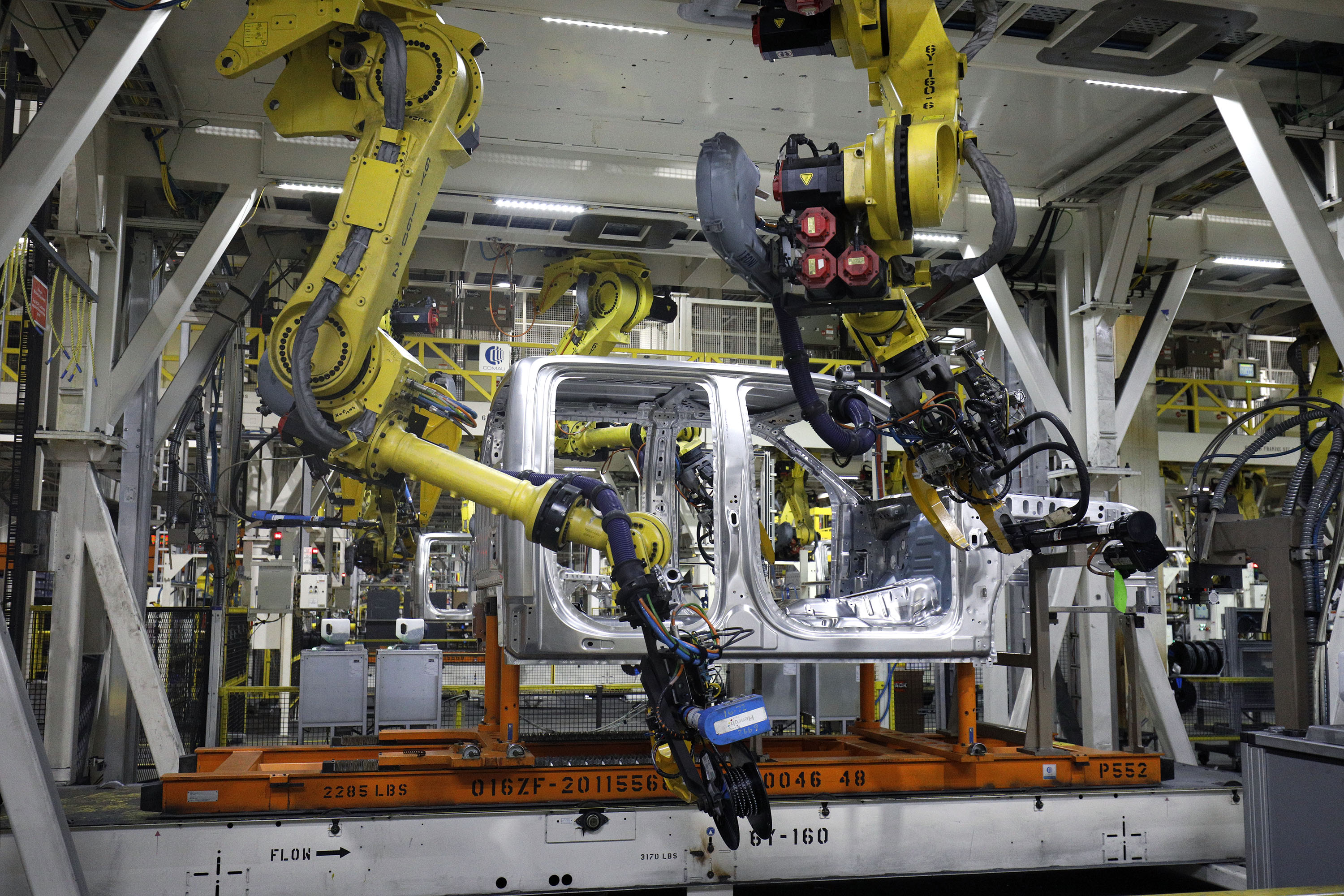 Ex-Boeing Engineer Raises $6M to Give Industrial Robots a Brain