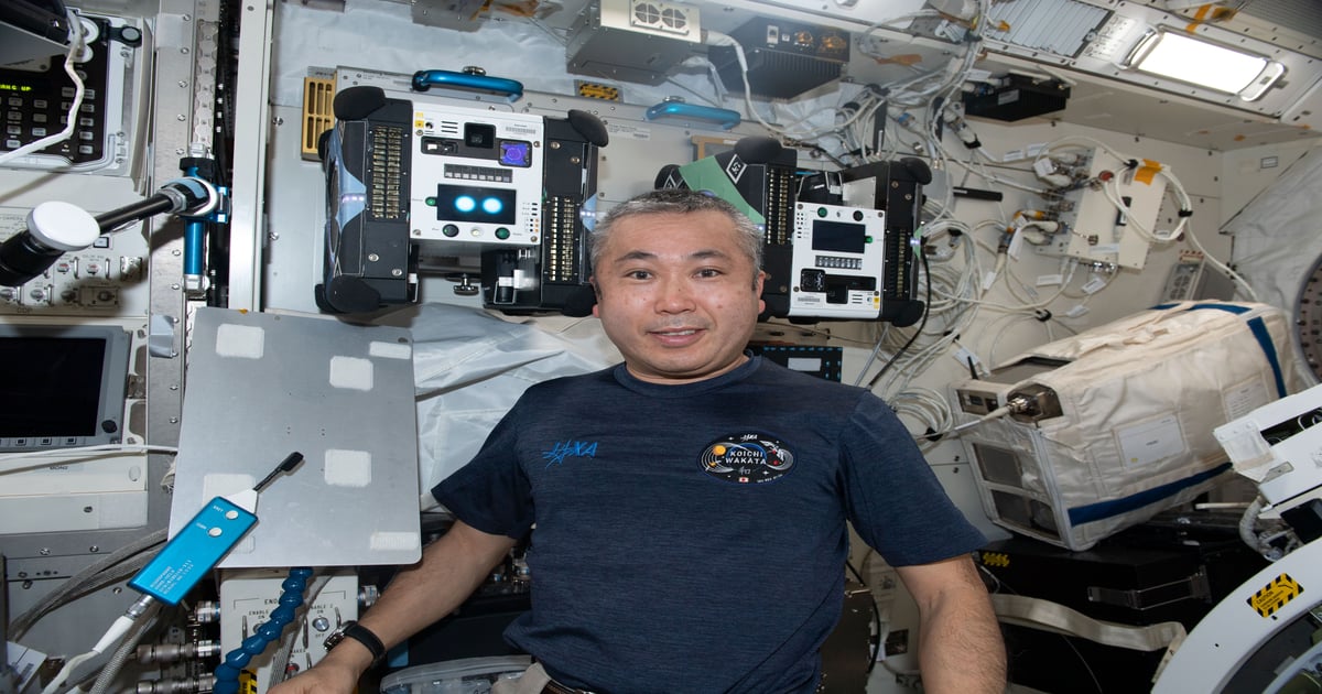 NASA Crew Holds Virtual Robotics Competition From Space