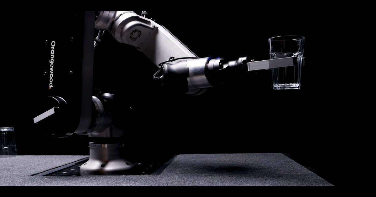 Generative AI-Powered Robotic Arm Is Self-Learning, Adaptive