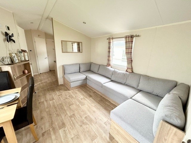 Willerby Lymington 2017 For Sale at Harts Holiday Park, Kent