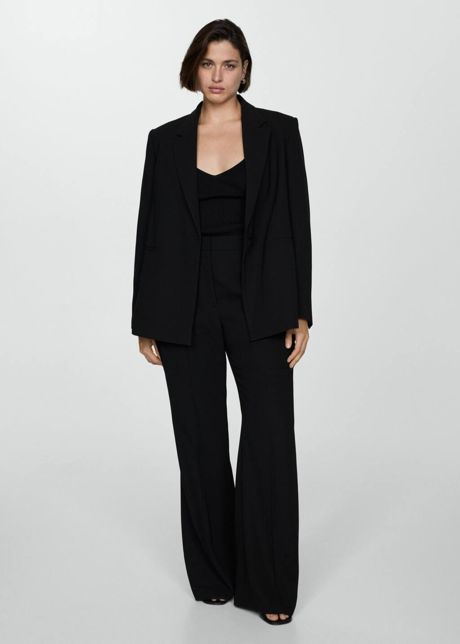 4 looks total black de mujer para triunfar este invierno | Discover by ...